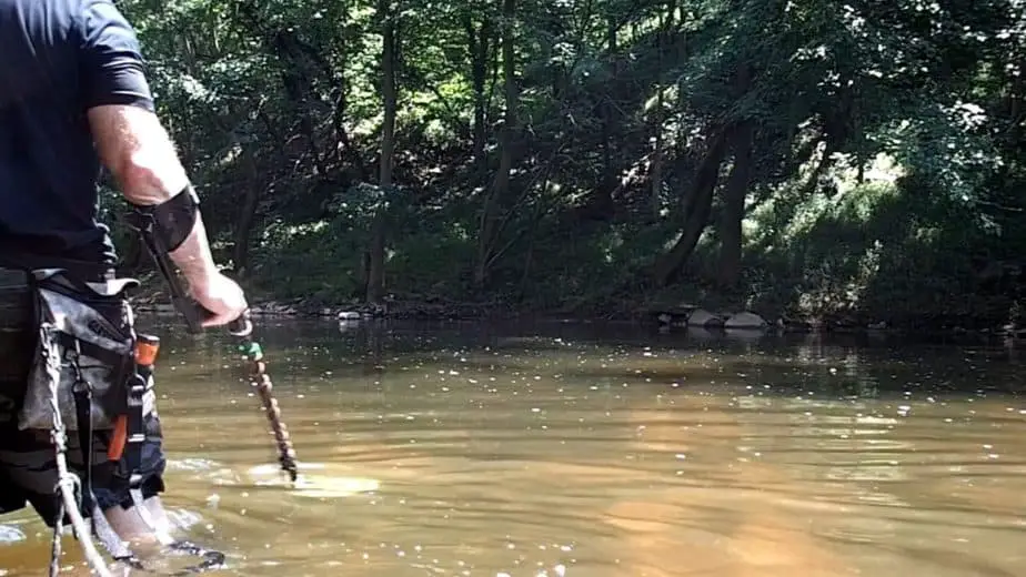 Underwater Metal Detecting With The XP Deus - Mental Metal Detecting